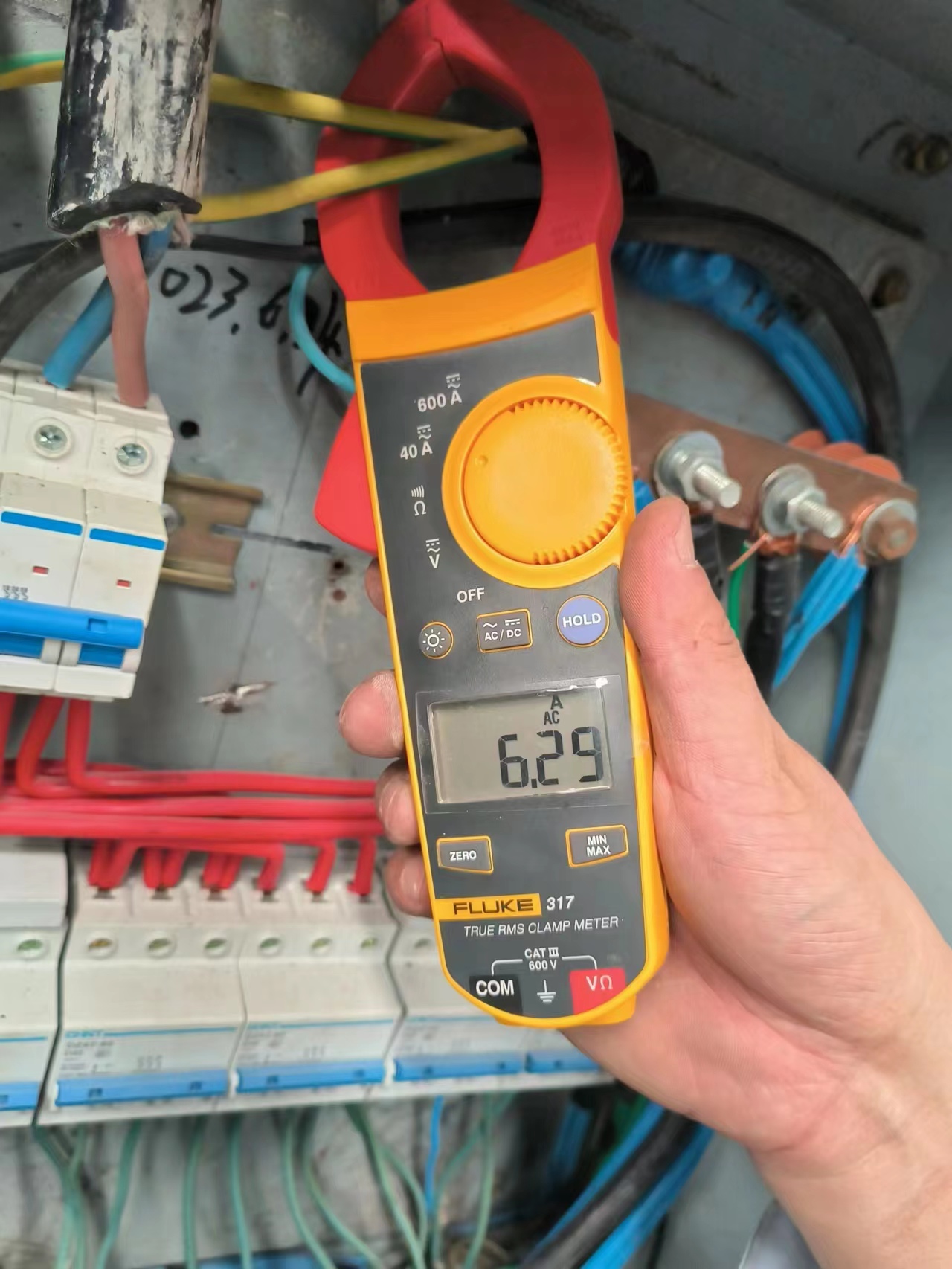 What is the three-phase unbalanced neutral current? - retonpower